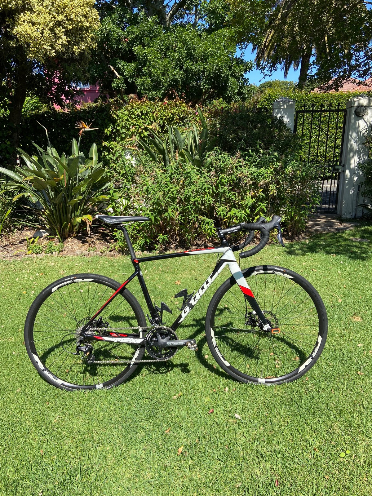 Giant TCX | Road Bikes | Bike Hub