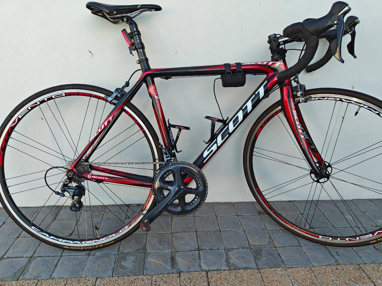 Scott Addict R2 | Road Bikes | Bike Hub