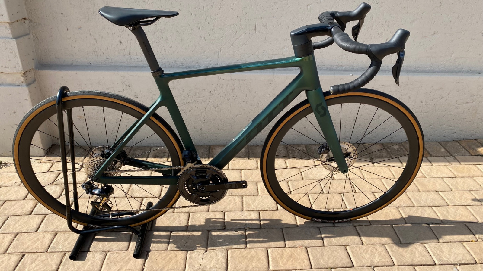 Scott Addict RC 15 | Road Bikes | Bike Hub