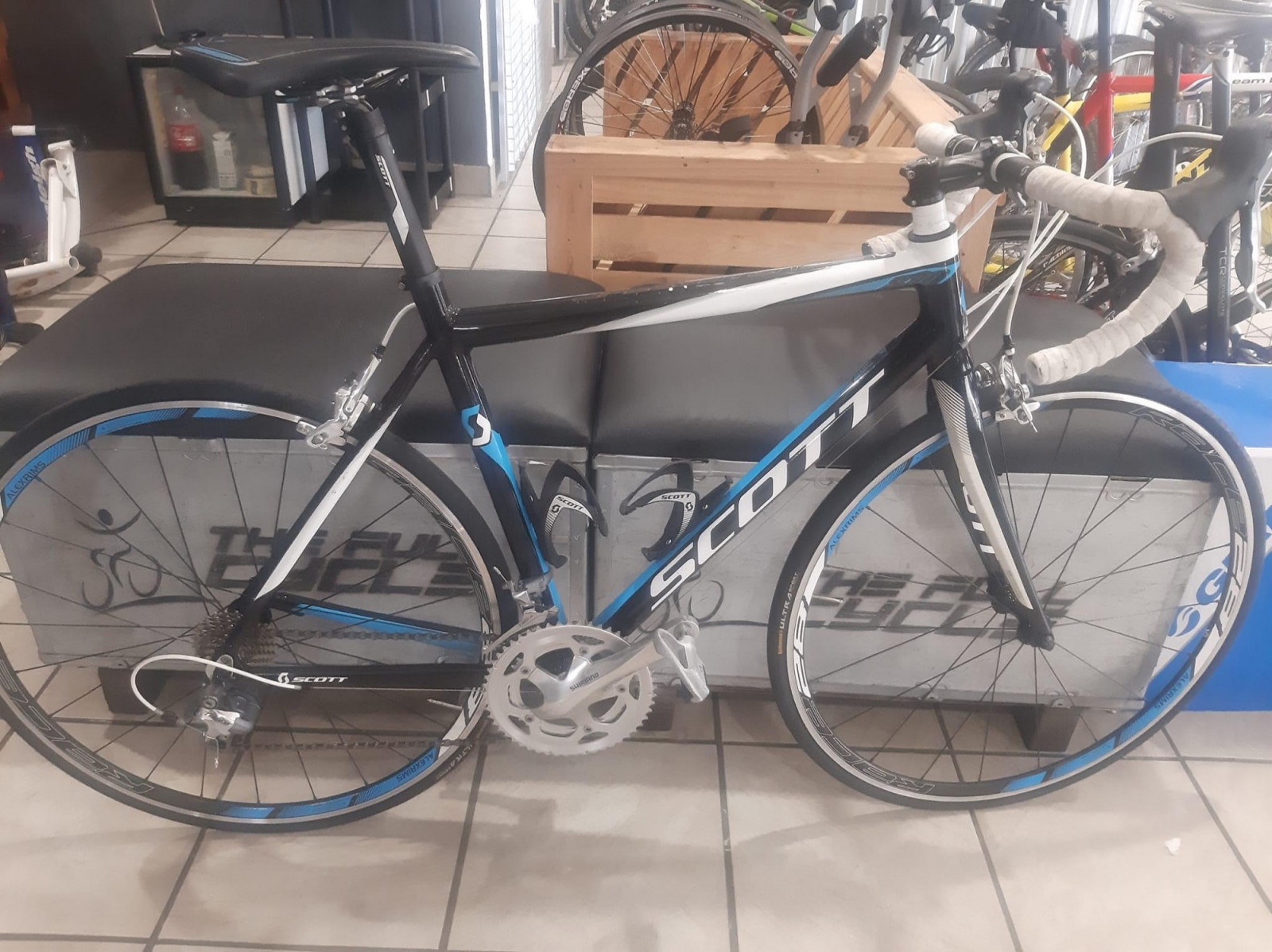 Scott Speedster S30 | Road Bikes | Bike Hub