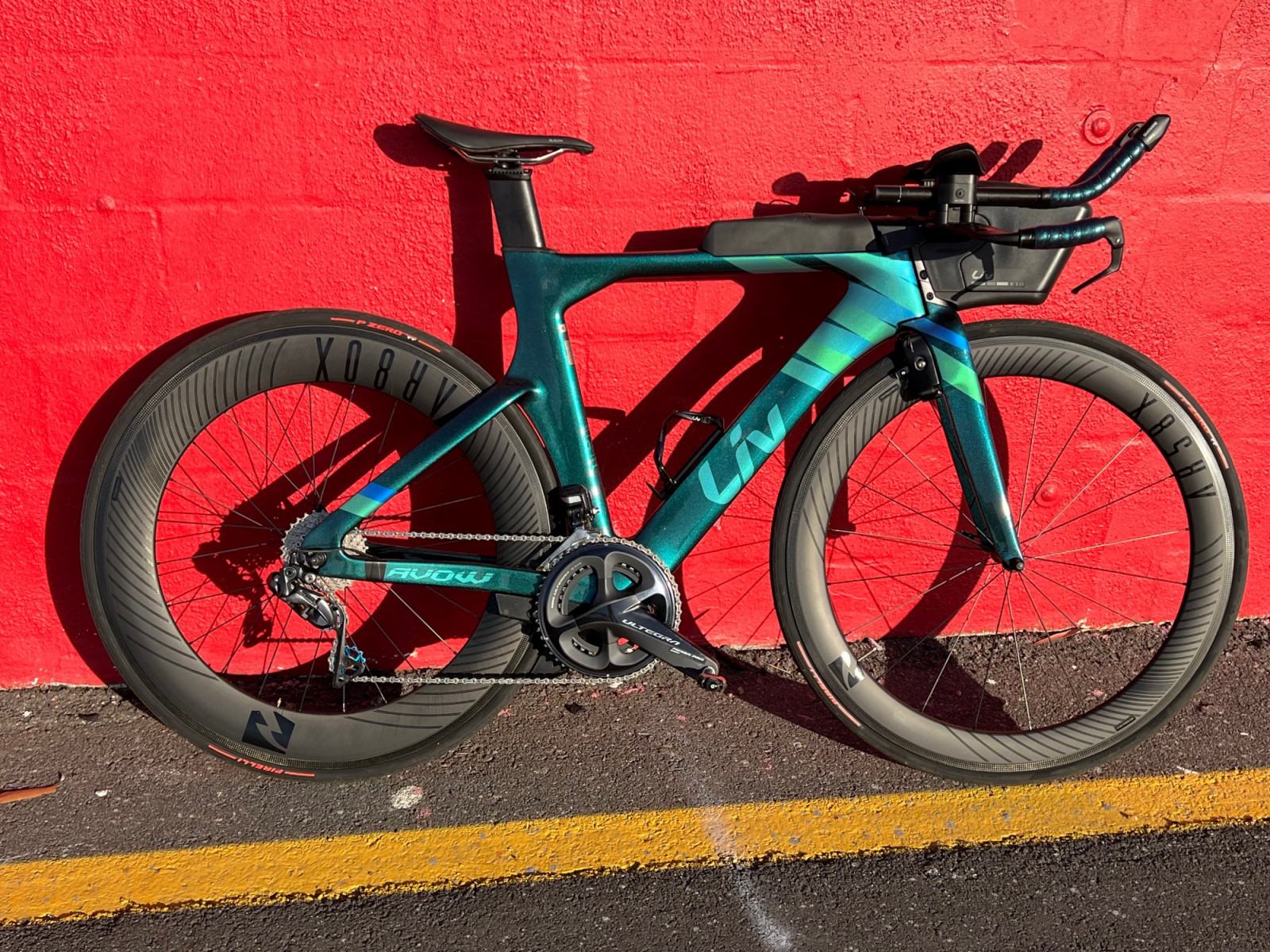 LIV AVOW advanced pro TT bike | Triathlon & Time Trial Bikes | Bike Hub