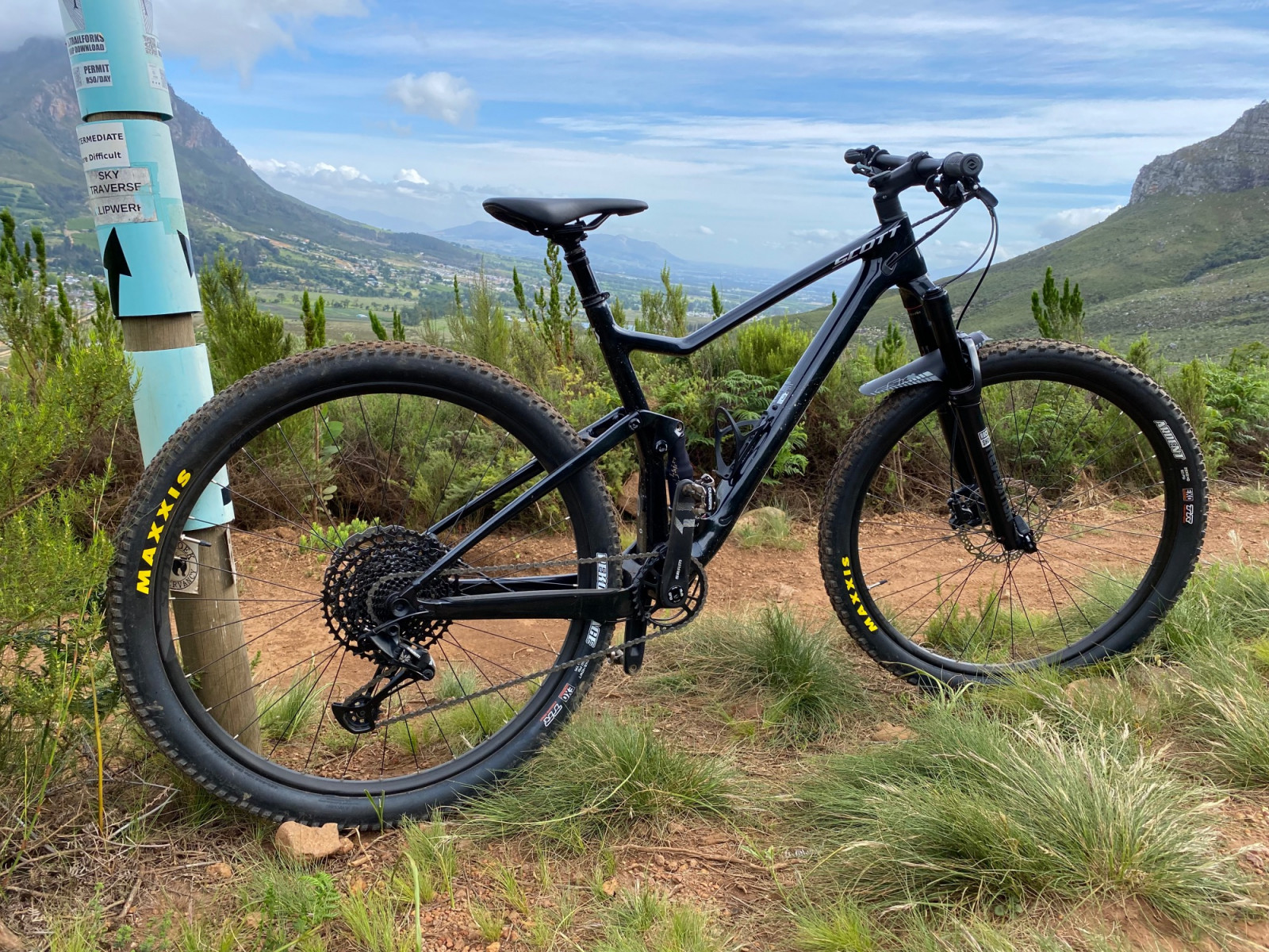 2021 Scott Spark 940 Carbon | Dual Suspension Mountain Bikes | Bike Hub