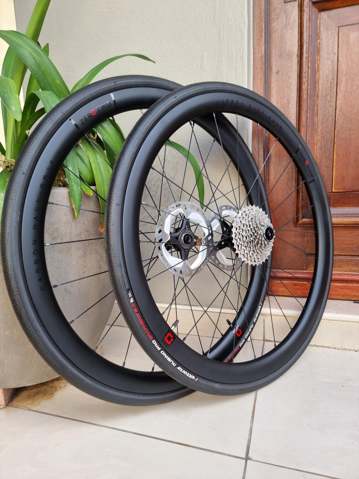 ZeroTwo Carbon Race 38 **Carbon-Discs-11SPD** | Road Bike Wheels | Bike Hub