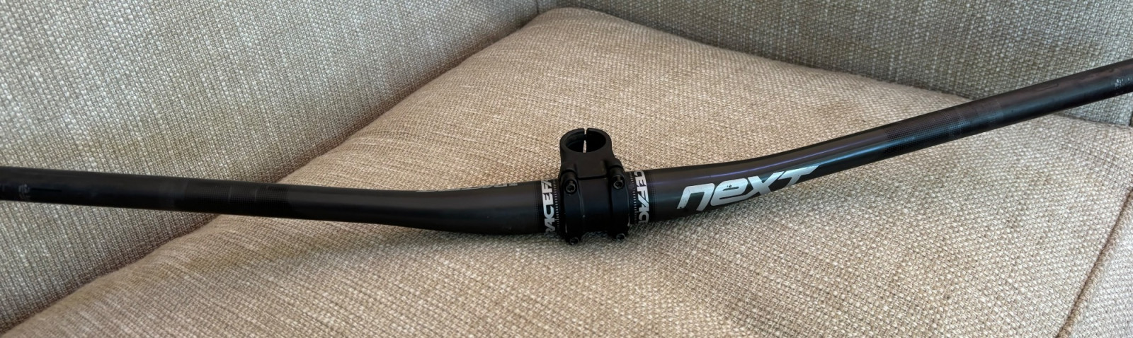 Race Face Next SL Carbon Riser bar | Handlebars | Bike Hub