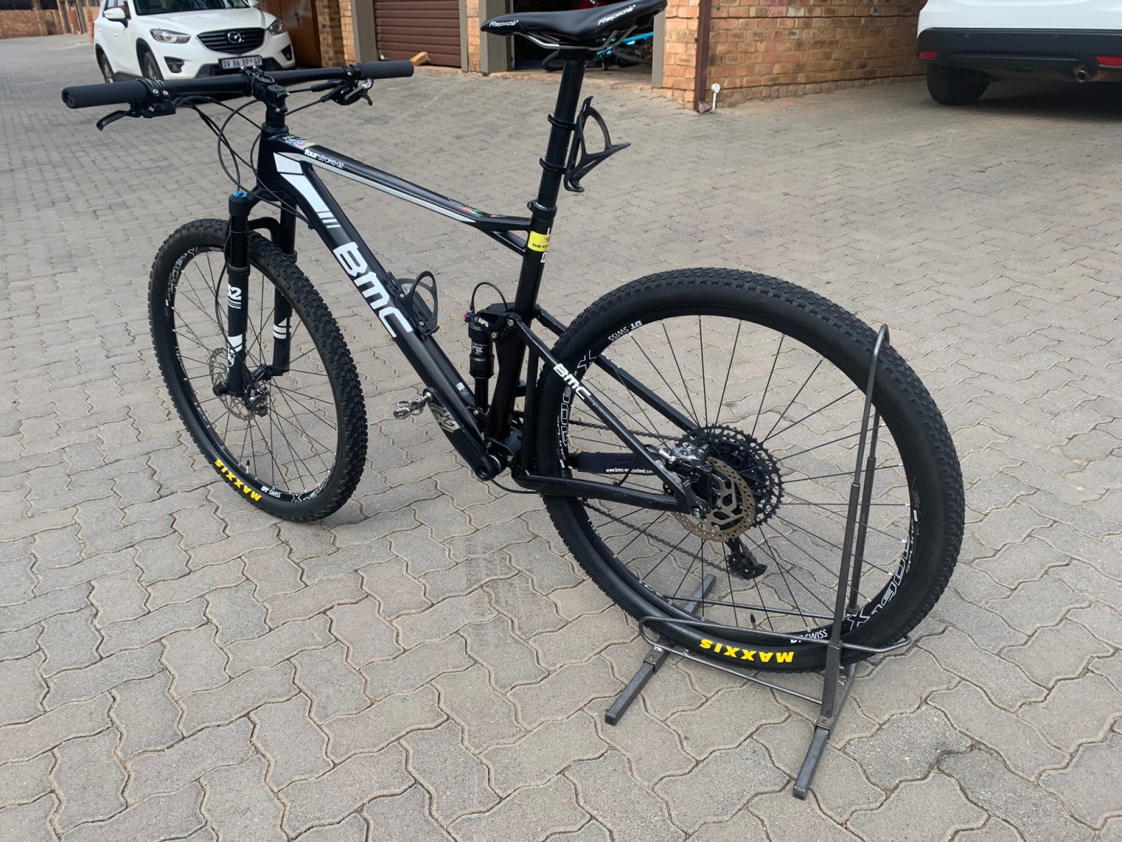 BMC Fourstroke 02 | Dual Suspension Mountain Bikes | Bike Hub