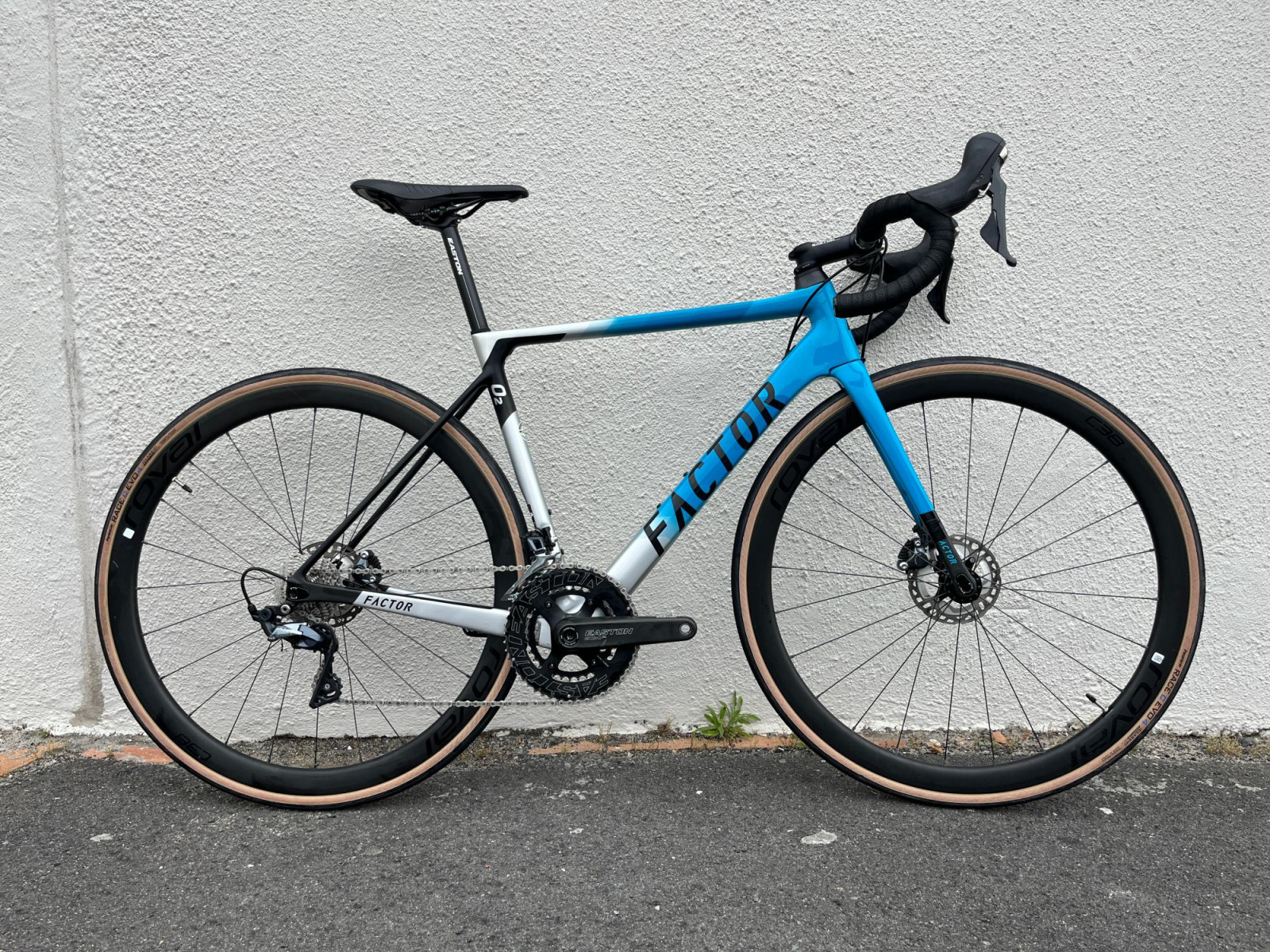 Factor 02 Disc | Road Bikes | Bike Hub