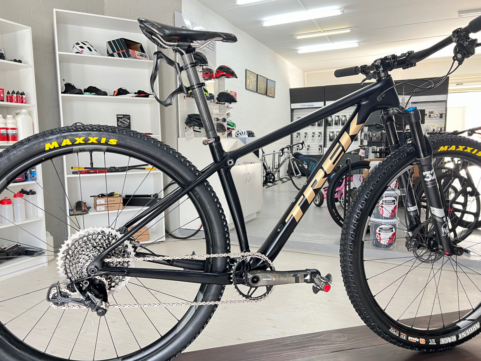 Trek pro caliber 9.8 | Hardtail Mountain Bikes | Bike Hub