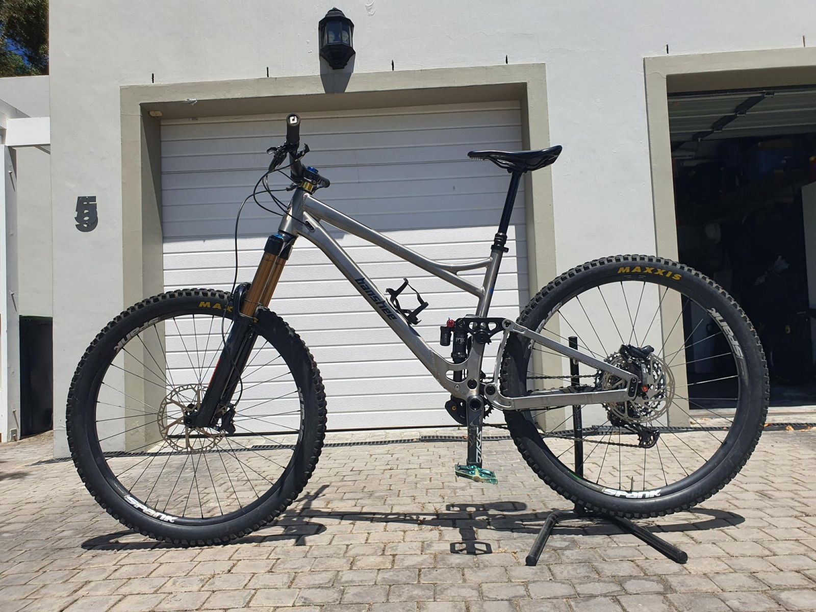 Banshee Prime Enduro | Dual Suspension Mountain Bikes | Bike Hub