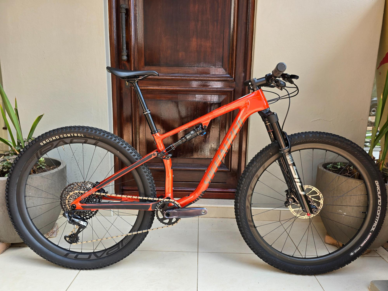 2023 Specialized retailer Epic Evo Custom For