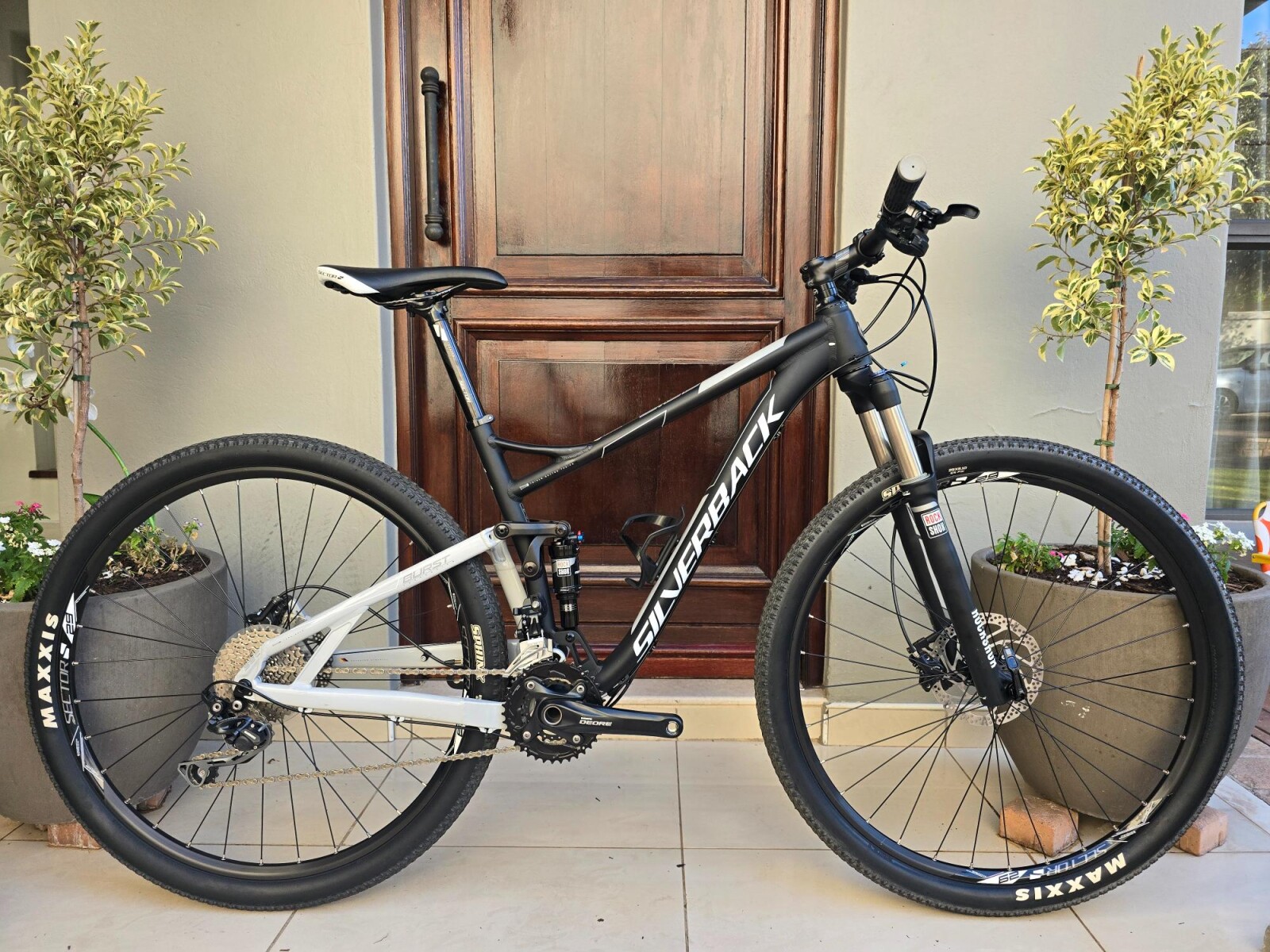 SILVERBACK SIDO 3 (M) **Rockshox-10SPD-Deore** | Dual Suspension ...
