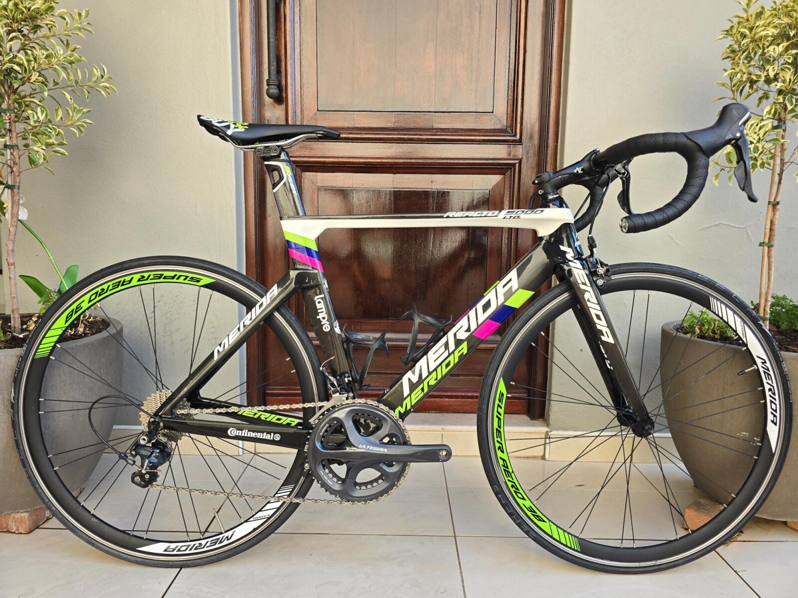 MERIDA REACTO 5000 LTD. (S) **CARBON-11SPD** | Road Bikes | Bike Hub