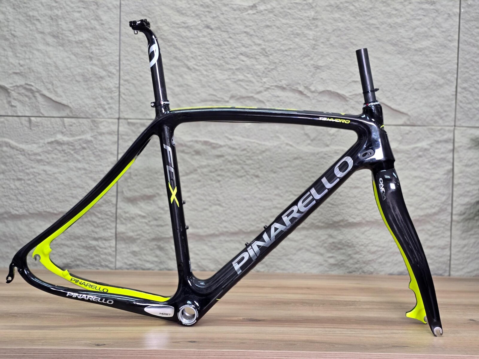 PINARELLO T2HYDRO (56cm) **Carbon-Disc** | Road Bike Frames | Bike Hub