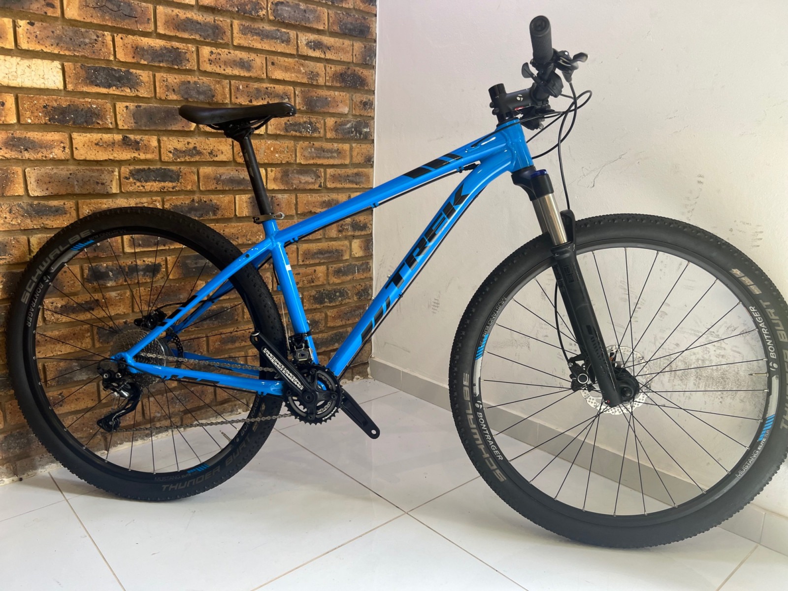 Trek Xcaliber 9- Medium | Hardtail Mountain Bikes | Bike Hub