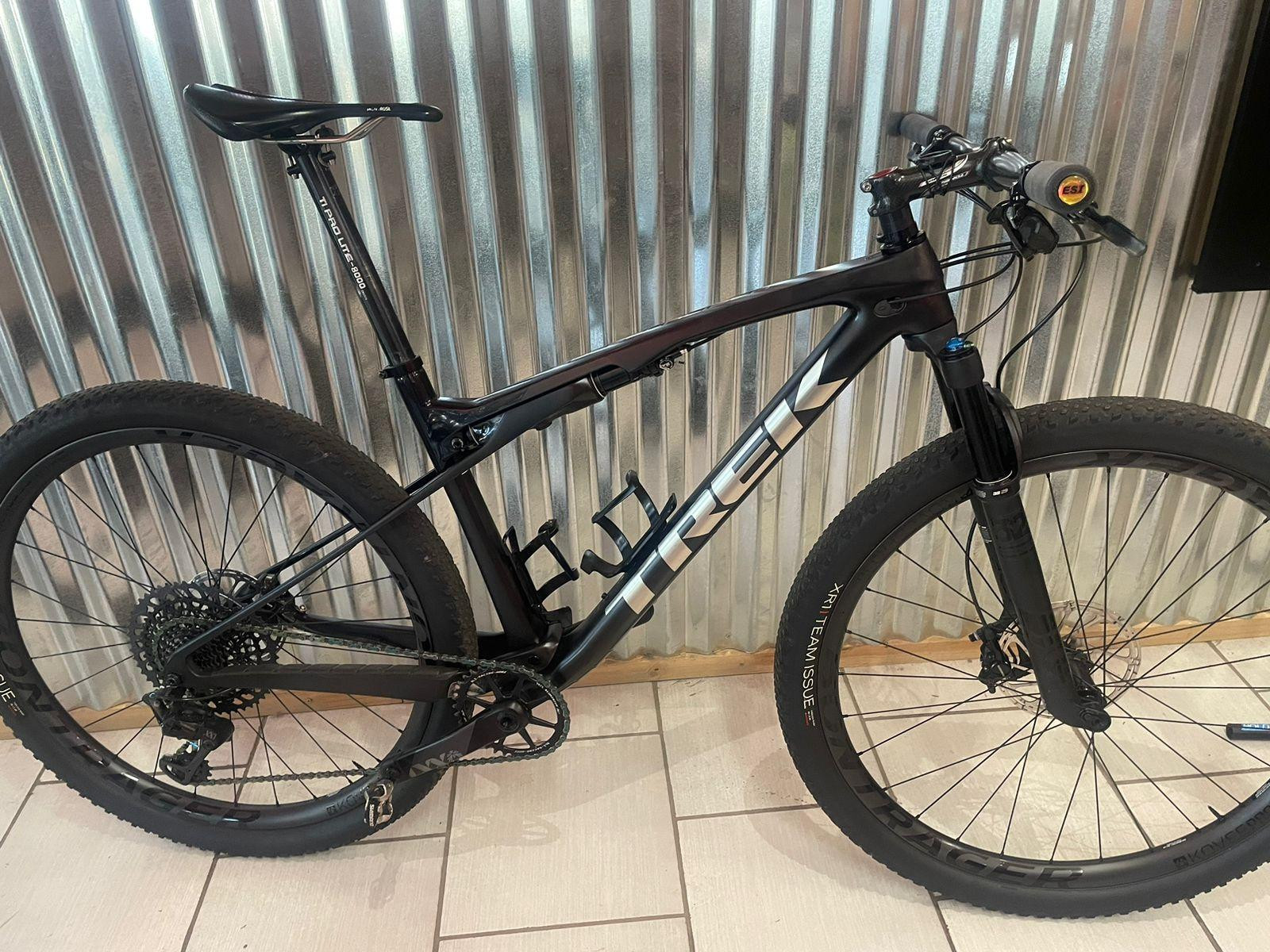 TREK Supercaliber | Dual Suspension Mountain Bikes | Bike Hub