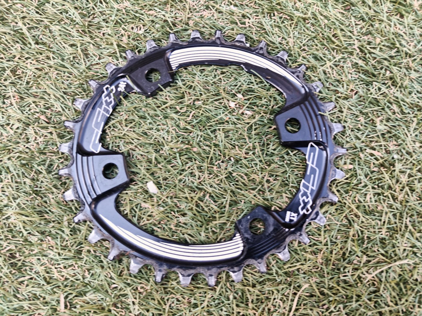 CSIXX M8000 Oval Chainring | Chainrings | Bike Hub