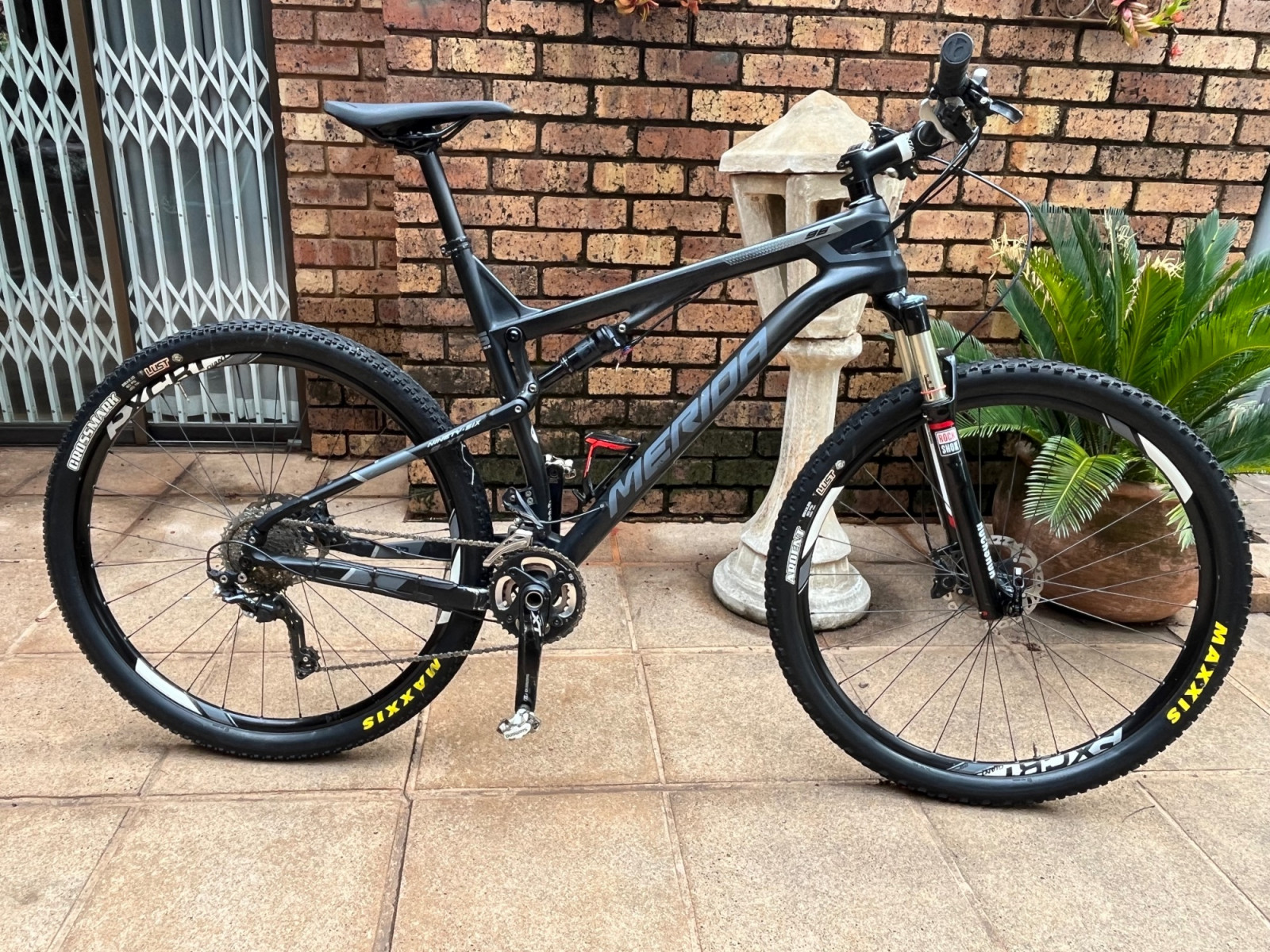 Merida 96XT Carbon 29er XL | Dual Suspension Mountain Bikes | Bike Hub