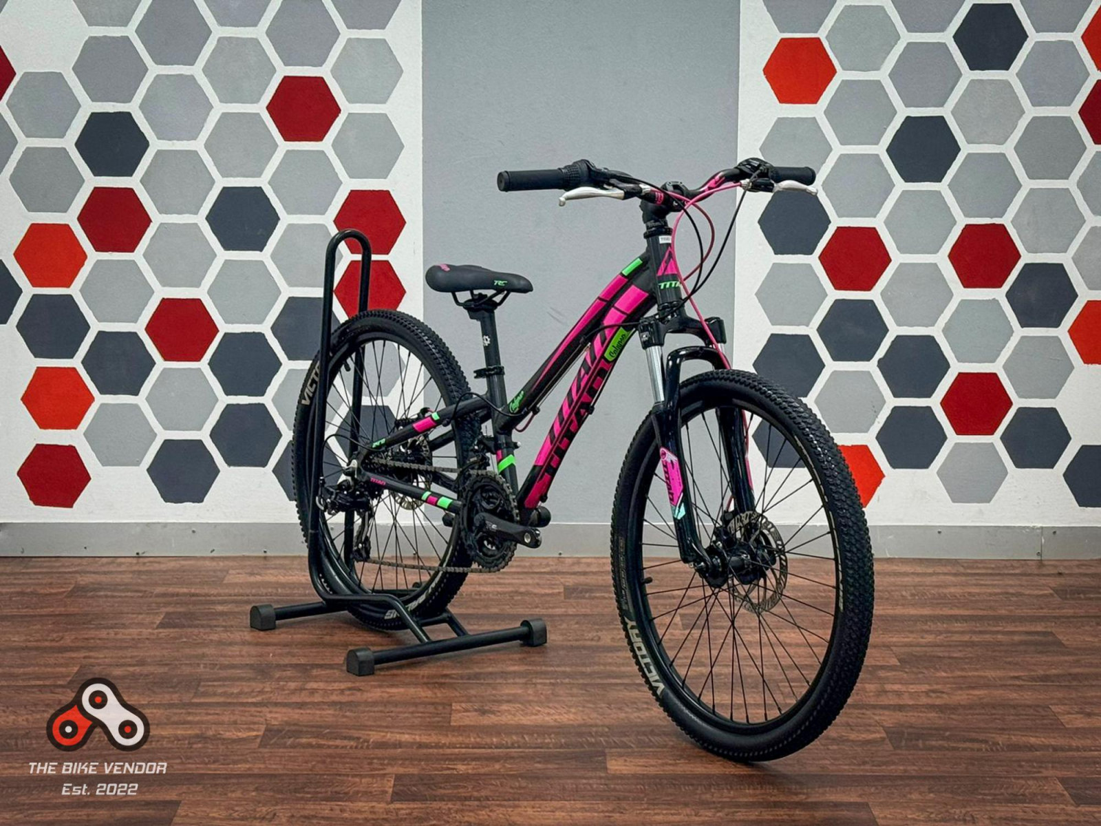 Titan Calypso 24" - Shimano Disc Brakes | Kids Bikes | Bike Hub