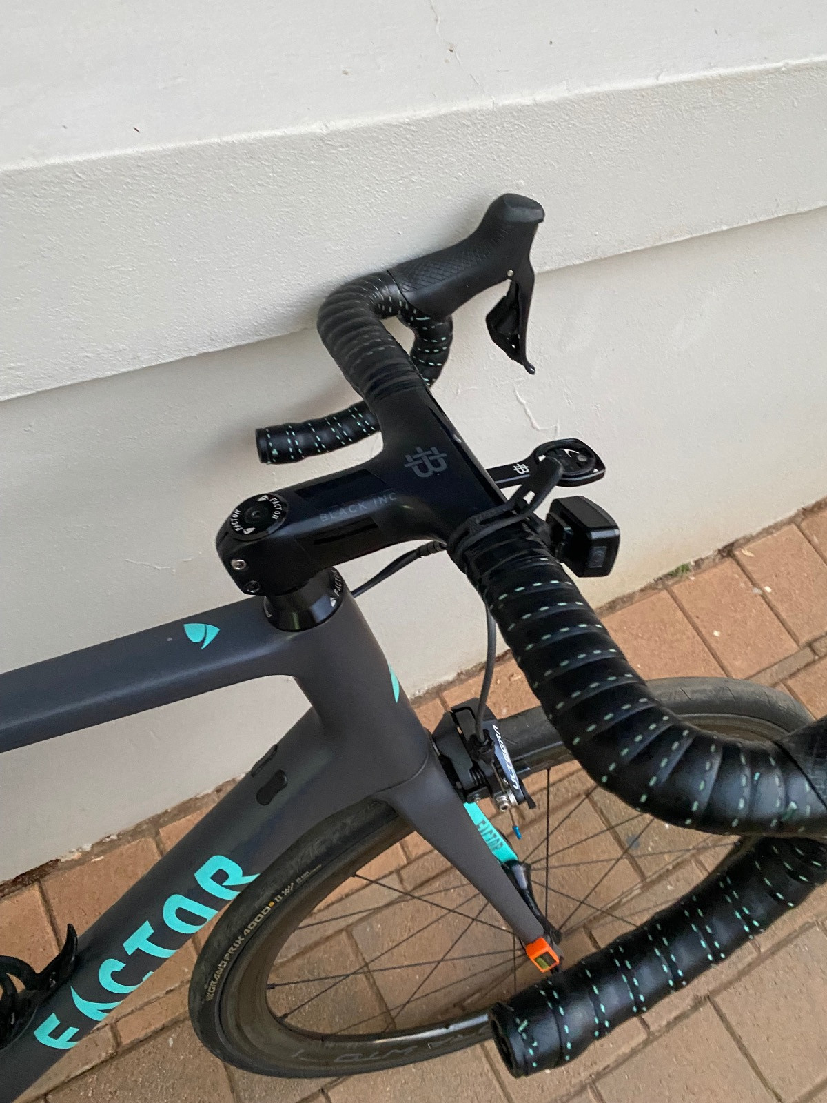 Factor O2 | Road Bikes | Bike Hub