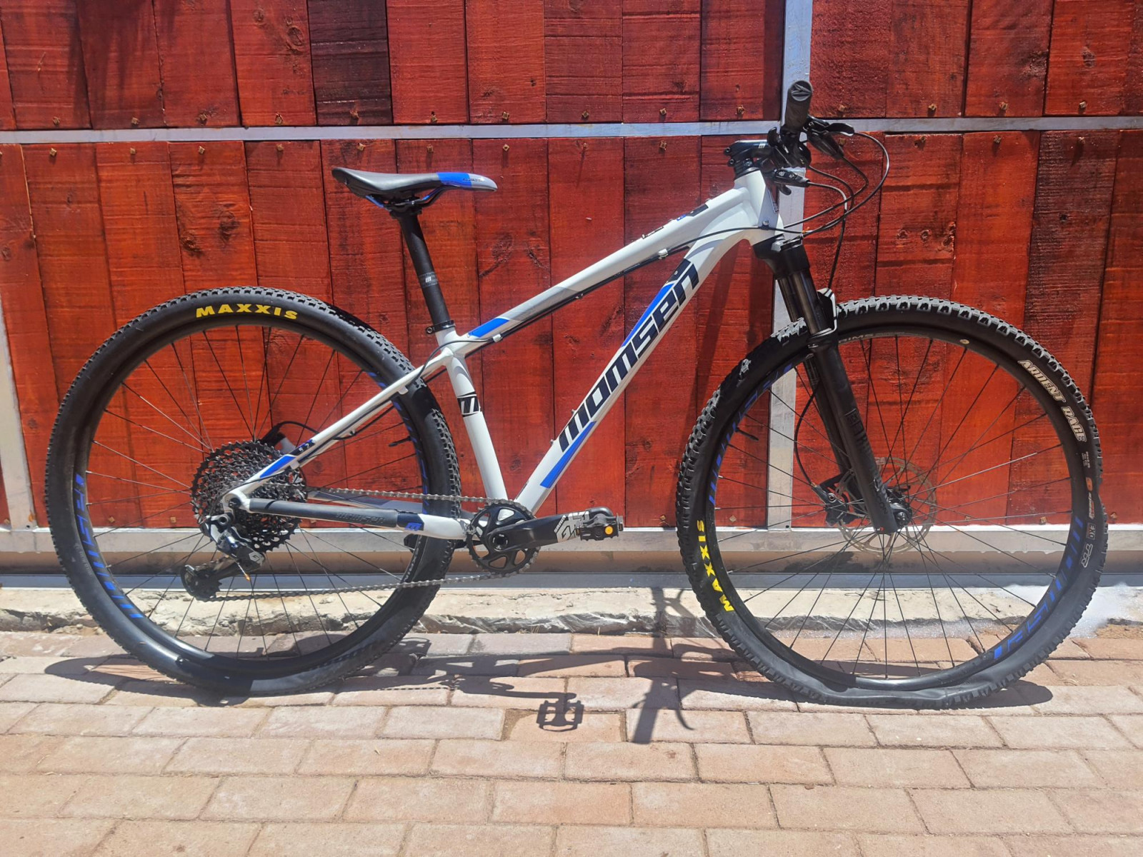 Momsen AL 529 | Hardtail Mountain Bikes | Bike Hub