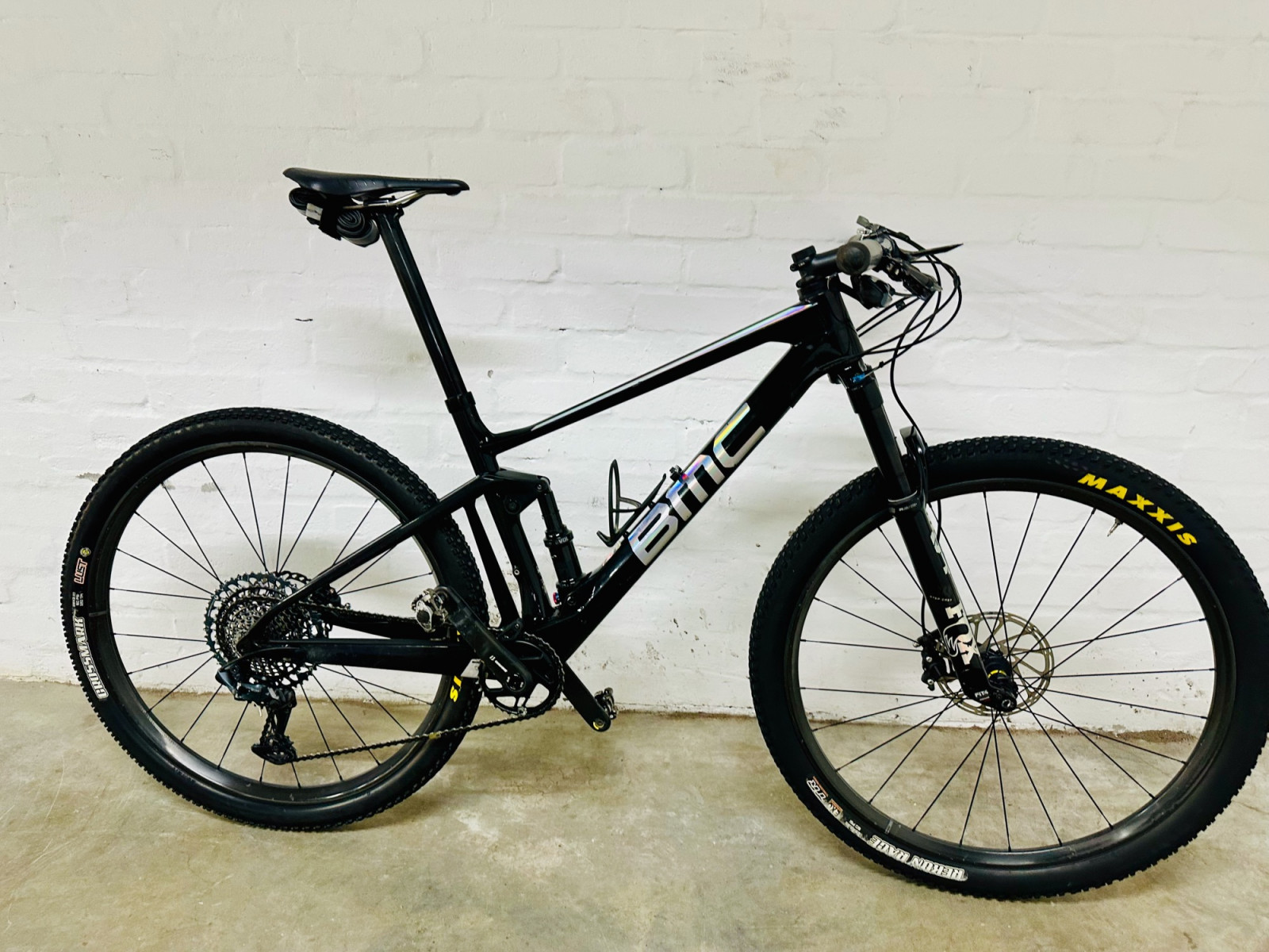 BMC Fourstroke 01 LT One #integrateddropperpost | Dual Suspension ...