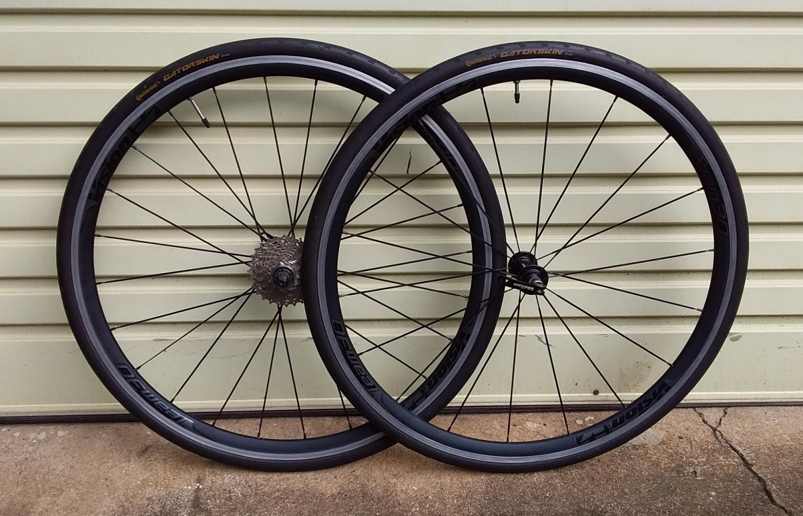 Vision Team30 Wheelset, tyres and cassette | Road Bike Wheels | Bike Hub