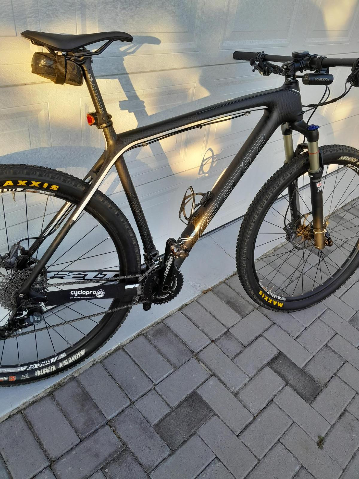 FELT Carbon 29er | Hardtail Mountain Bikes | Bike Hub