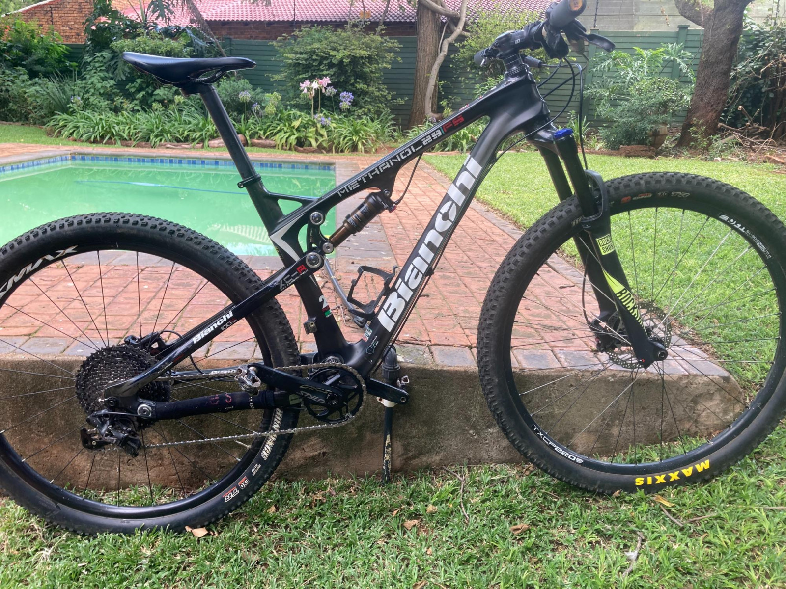 Bianchi Methanol Carbon - Large | Dual Suspension Mountain Bikes | Bike Hub