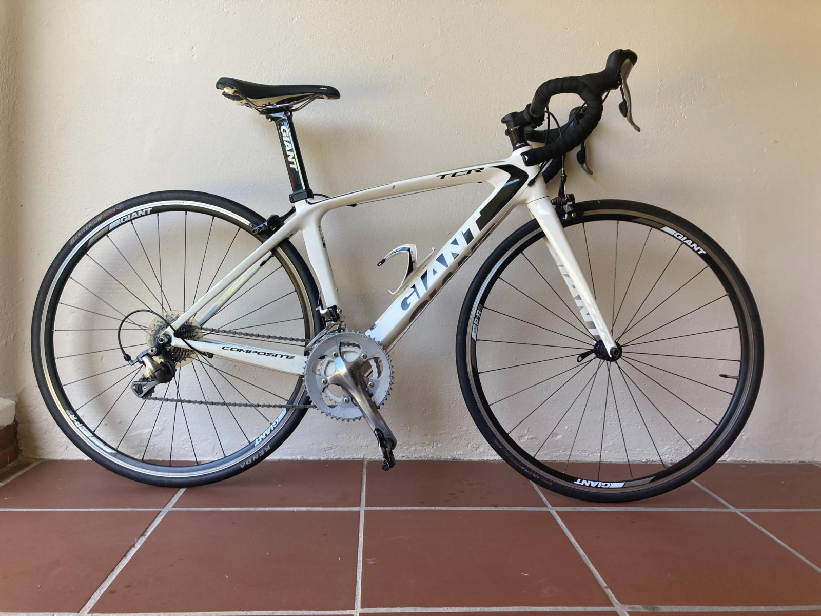 XS Giant TCR Carbon Road Bike | Road Bikes | Bike Hub