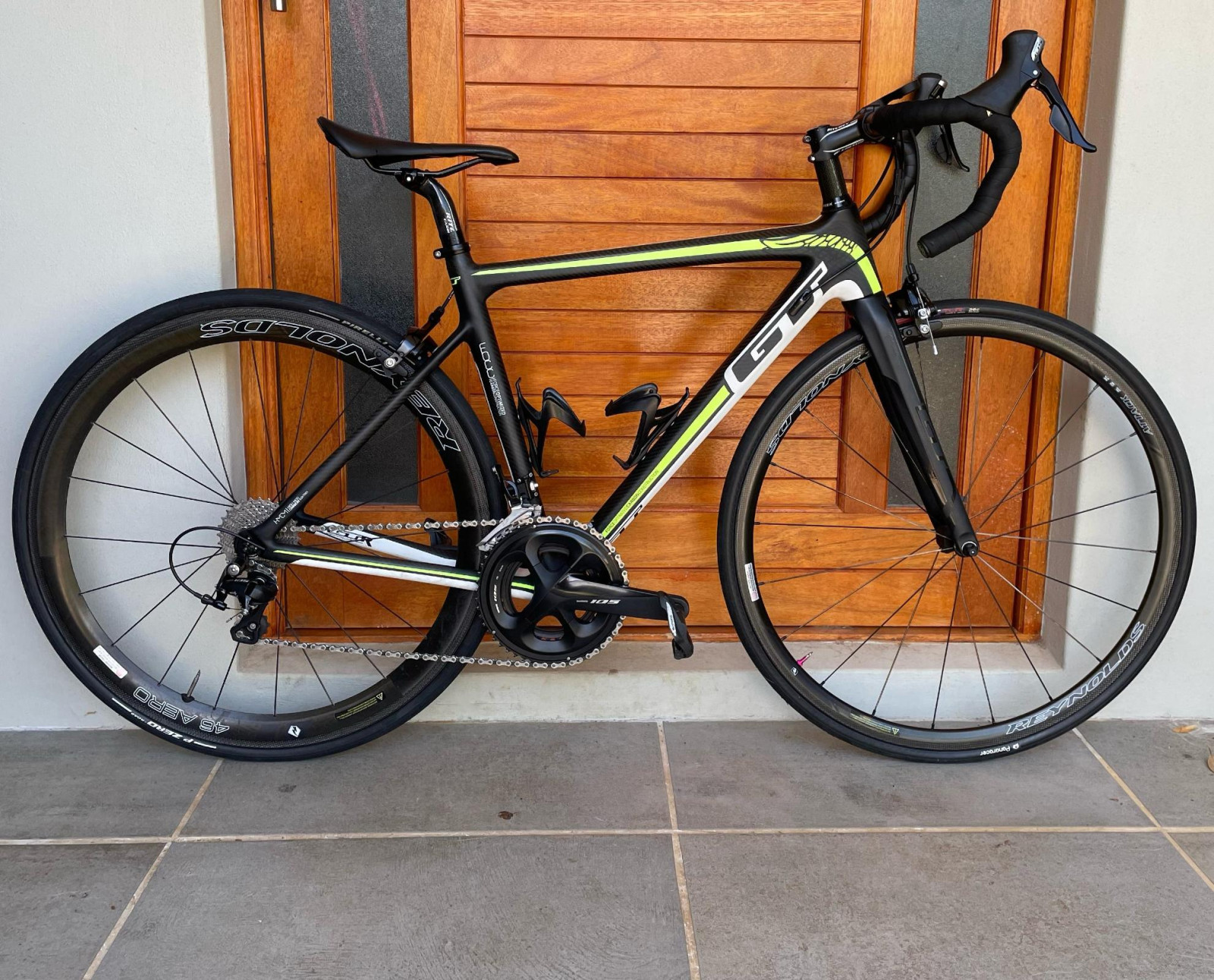GT GTR Team 11SPD | Road Bikes | Bike Hub
