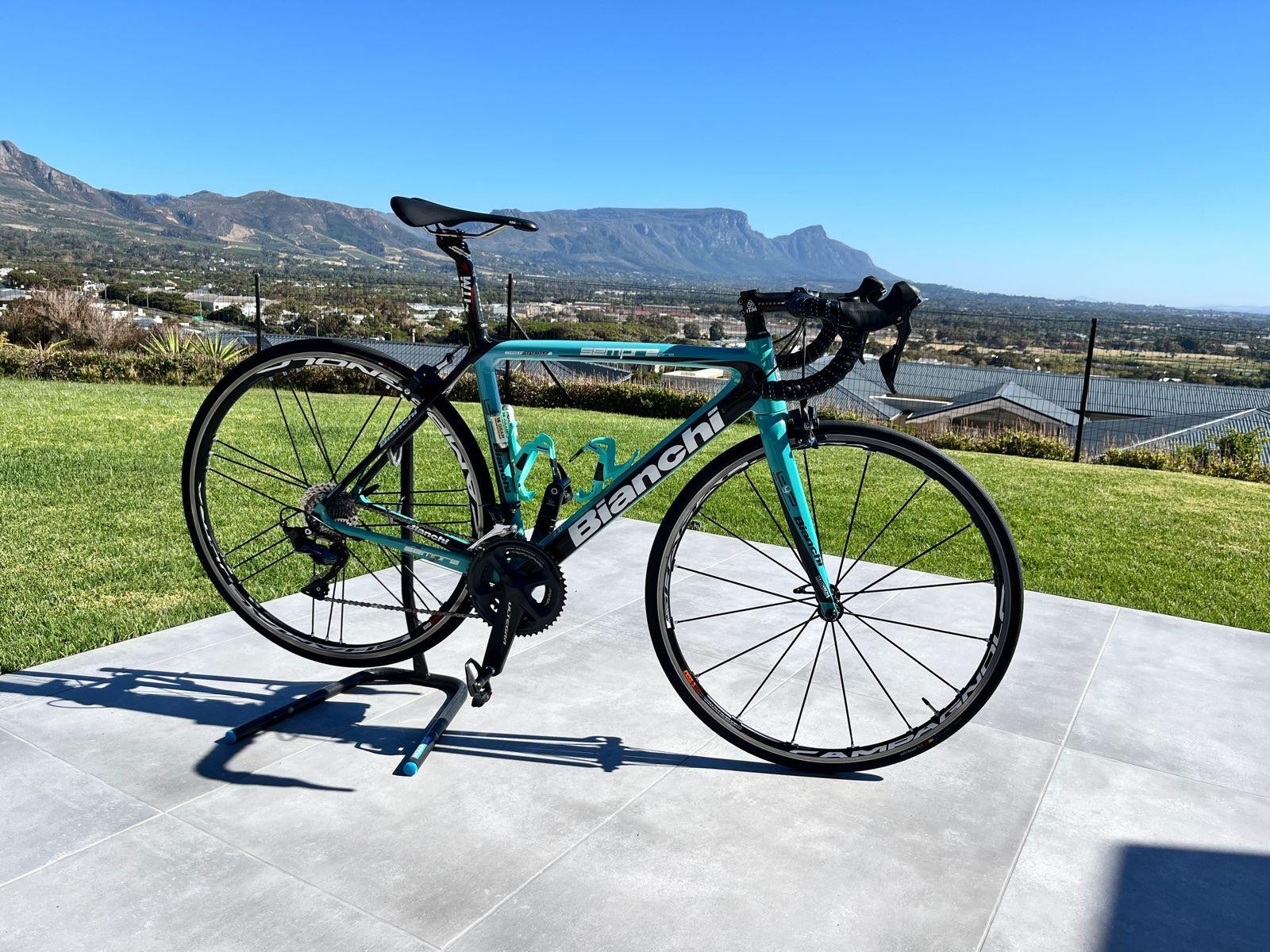 Bianchi Sempre Pro | Road Bikes | Bike Hub