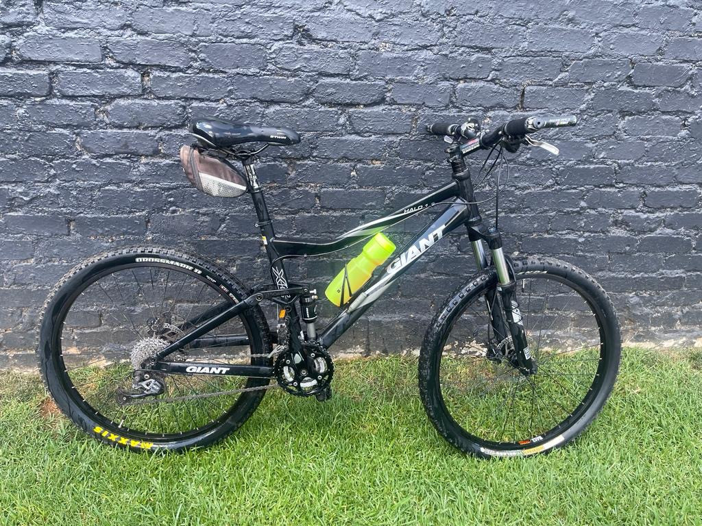 Giant Halo 1 26 Medium | Dual Suspension Mountain Bikes | Bike Hub