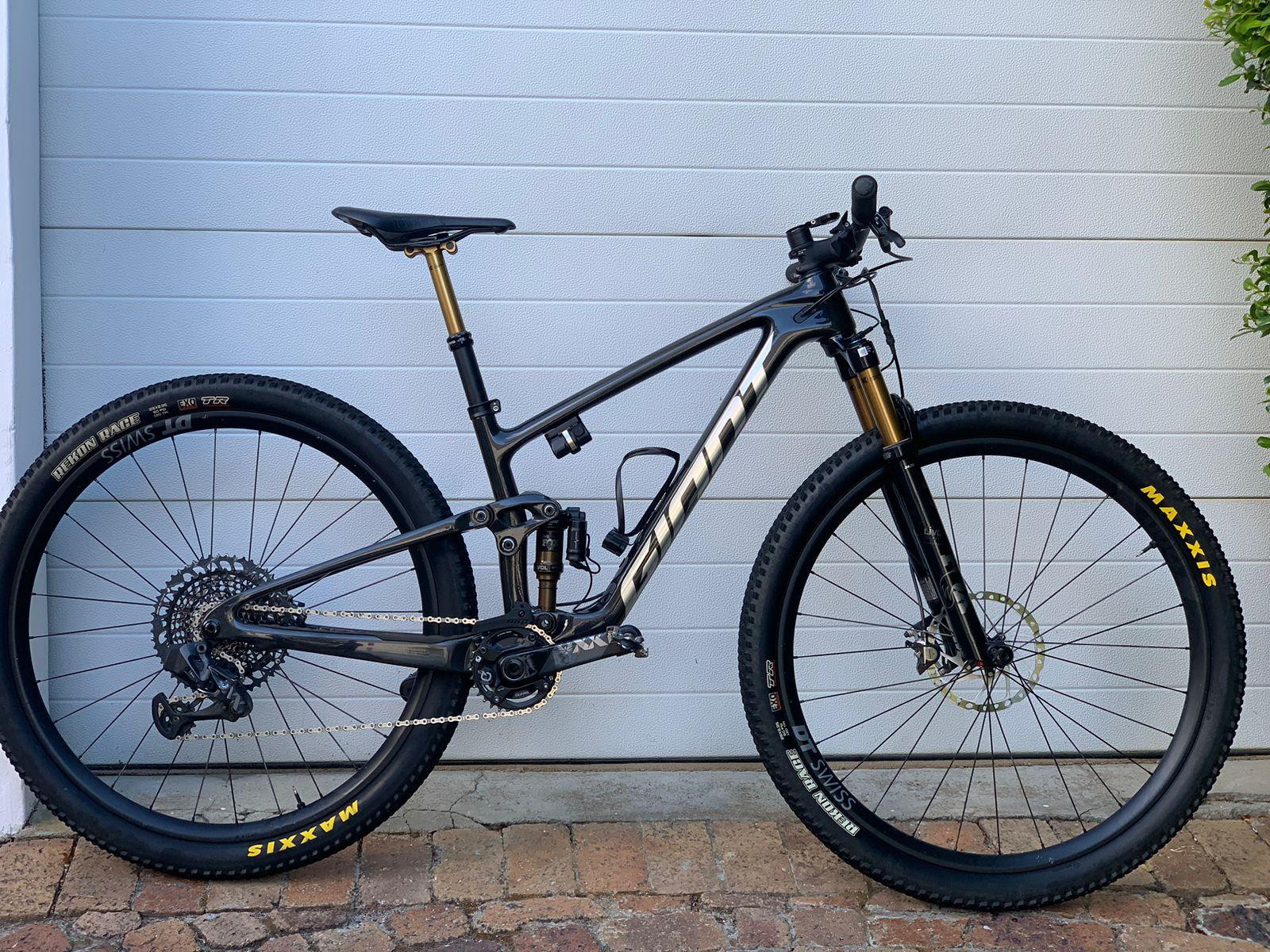 Giant Anthem Advanced | Dual Suspension Mountain Bikes | Bike Hub