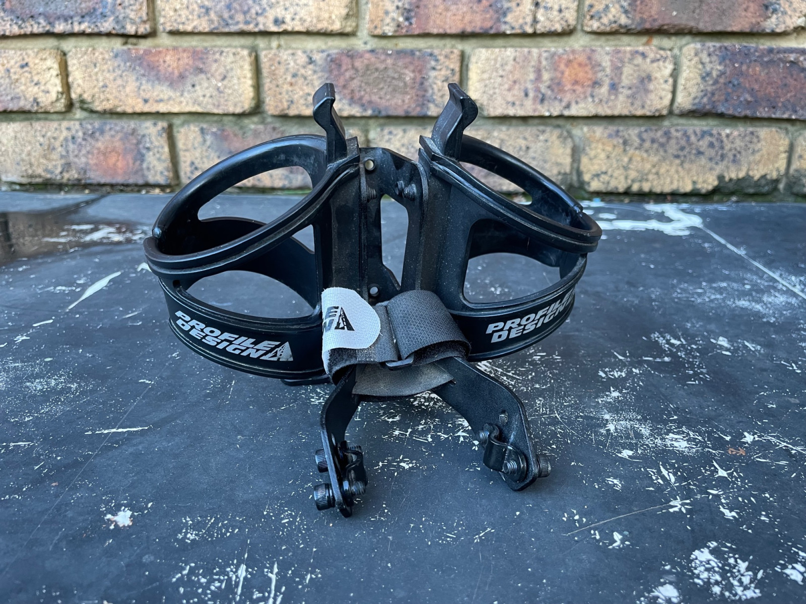 Profile design dual TT bottle cages | Bottle Cages | Bike Hub