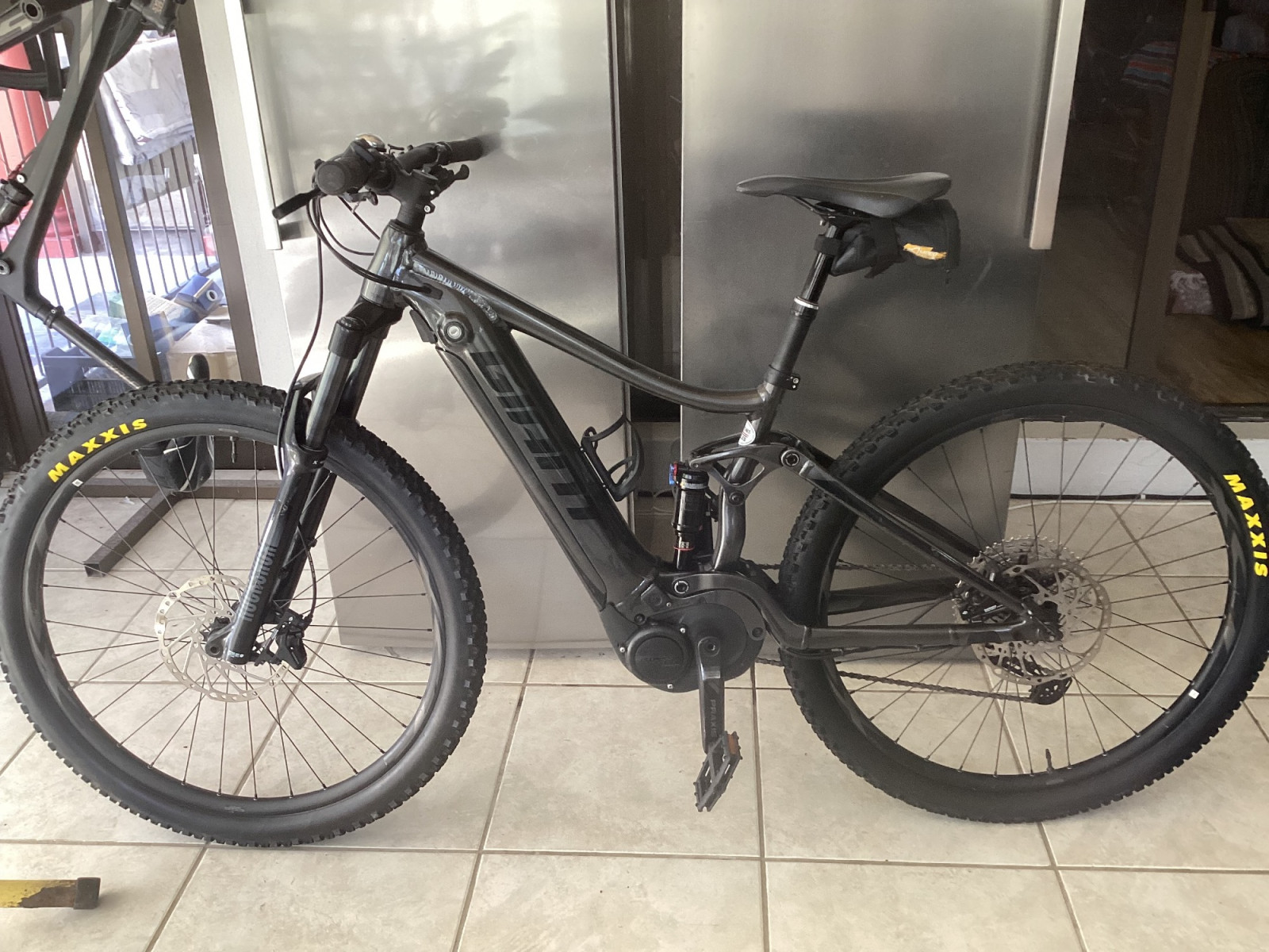 Giant Stance E | Dual Suspension Mountain E-Bikes | Bike Hub