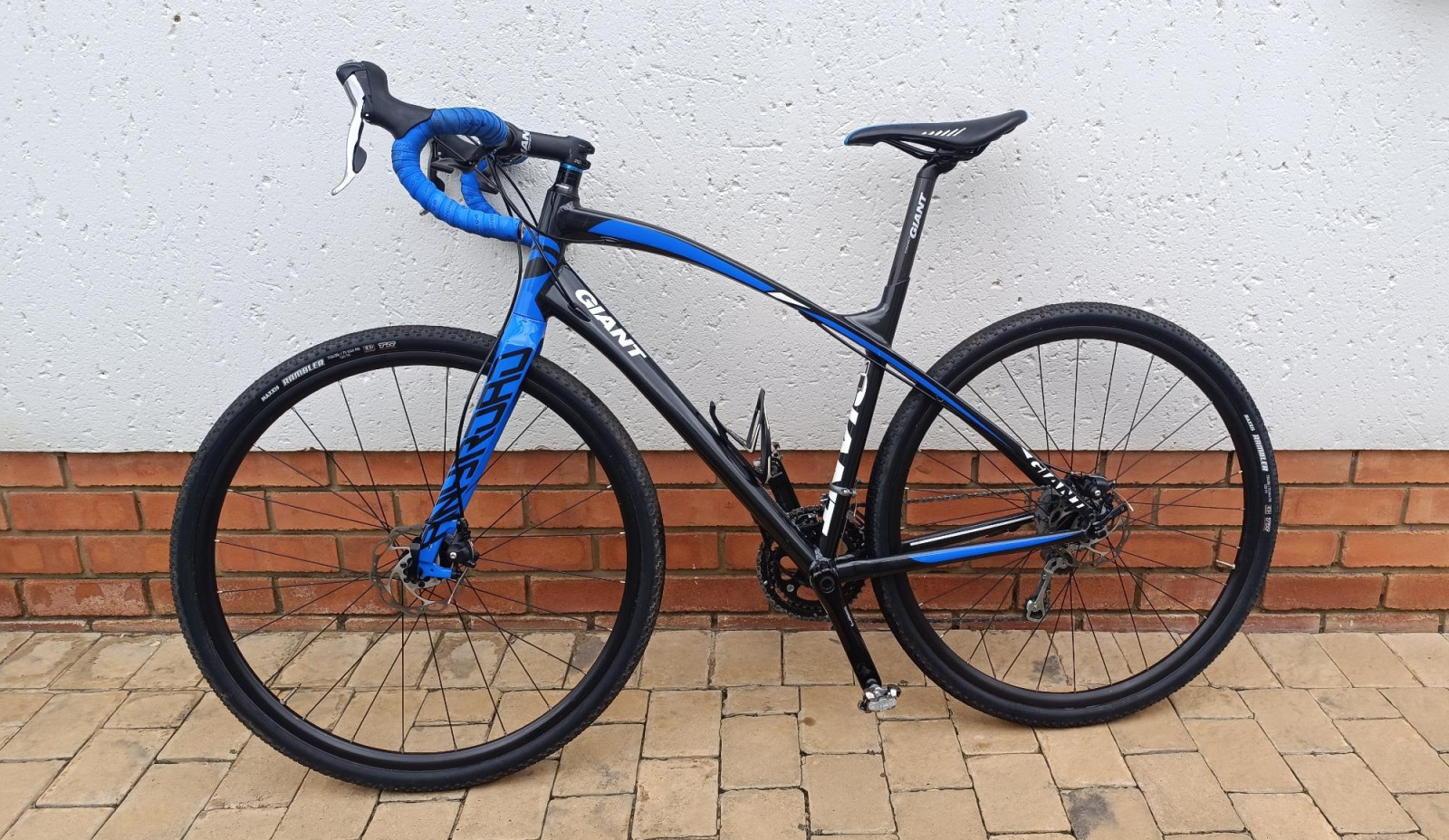 Giant Anyroad 2 | Road Bikes | Bike Hub