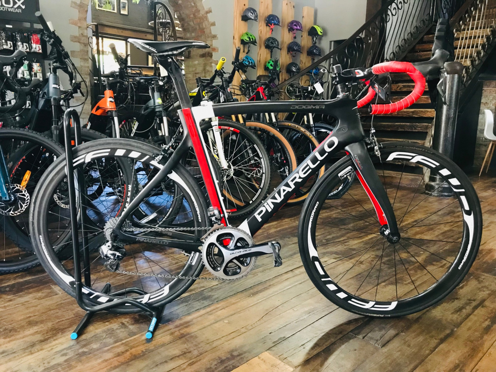 PINARELLO F8 SIZE 55 (LARGE) | Road Bikes | Bike Hub