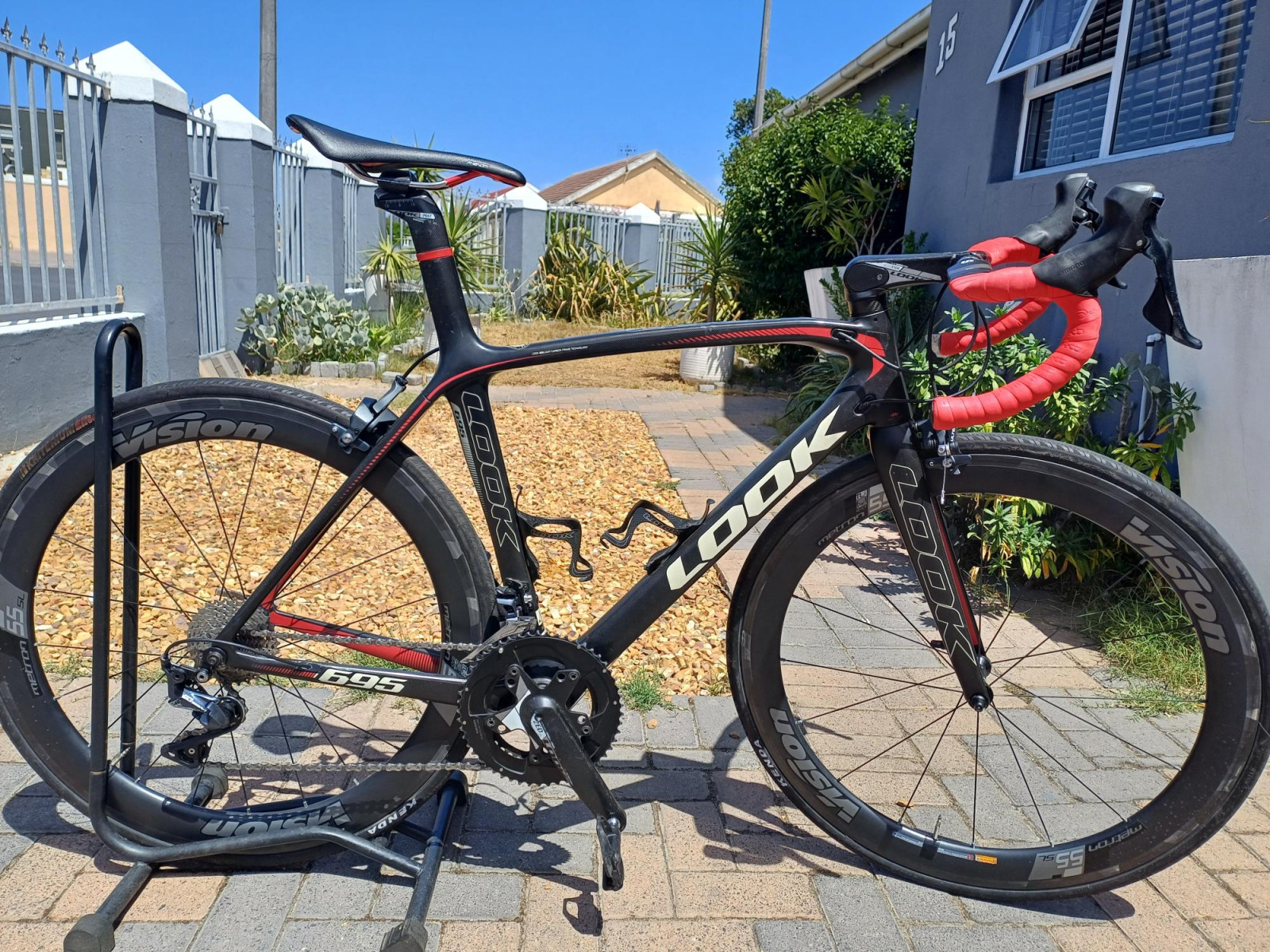 Look full carbon roadbike | Road Bikes | Bike Hub