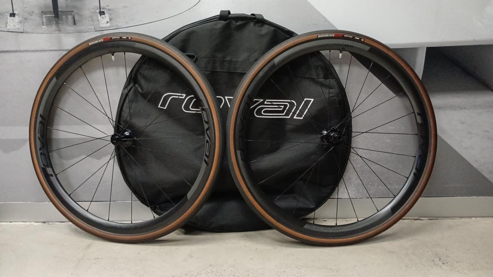 Roval Alpinist CLX Wheelset | Road Bike Wheels | Bike Hub