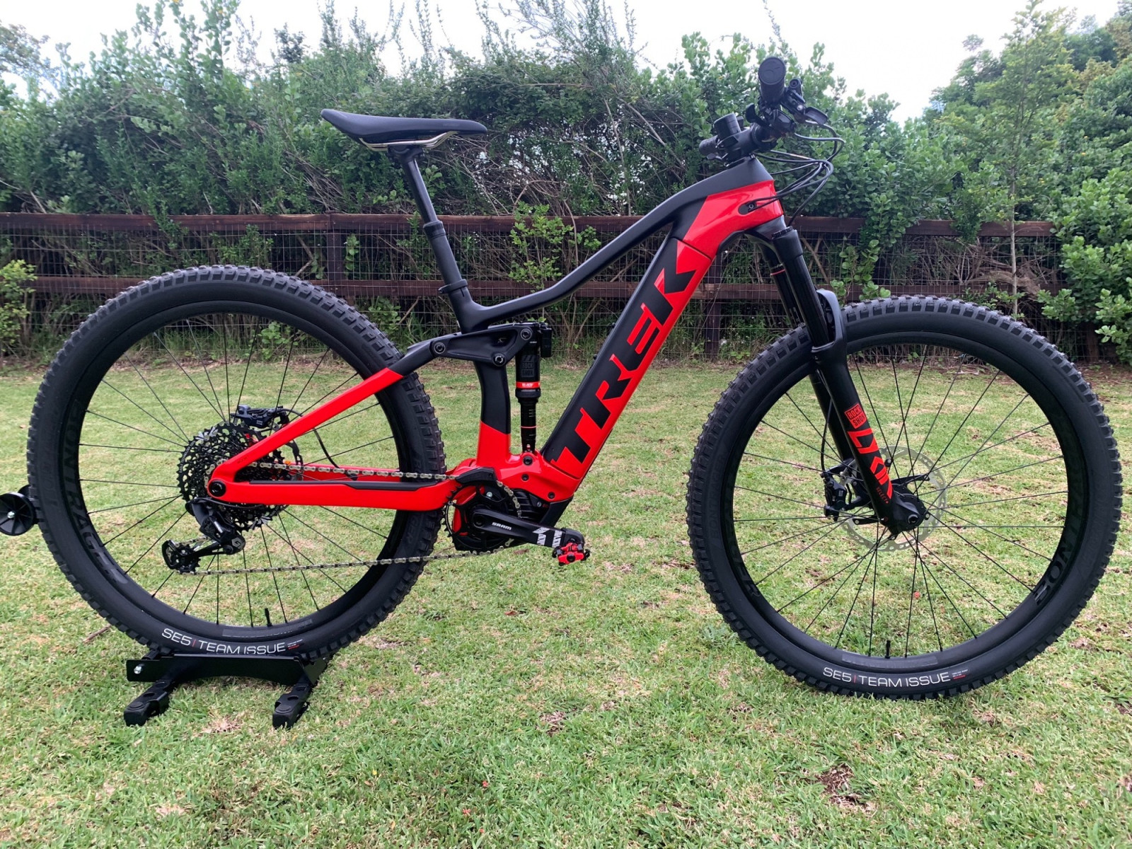 Trek Rail 9.8 - Small | Dual Suspension Mountain E-Bikes | Bike Hub