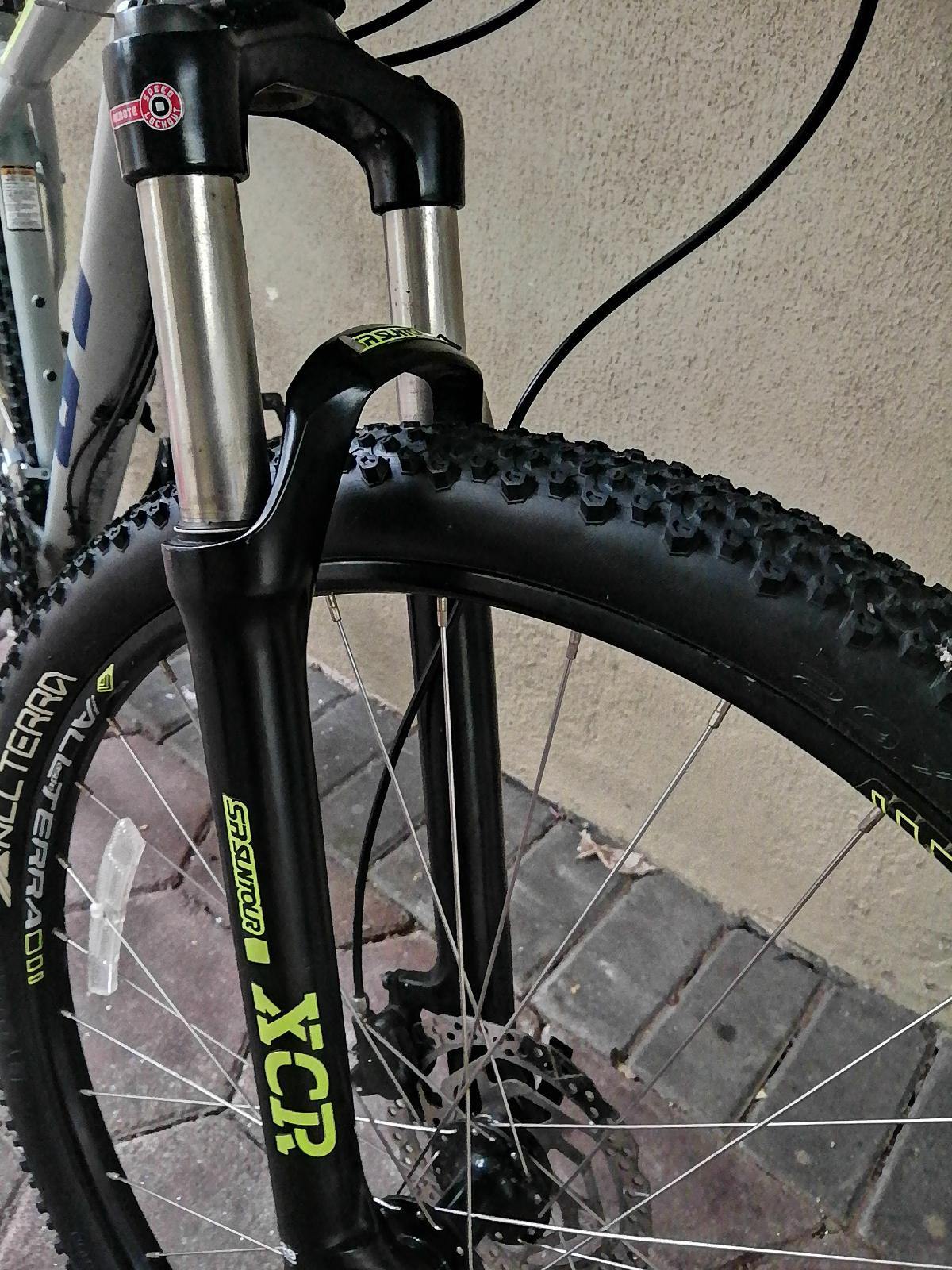 GT Avalanche Comp 29r | Hardtail Mountain Bikes | Bike Hub