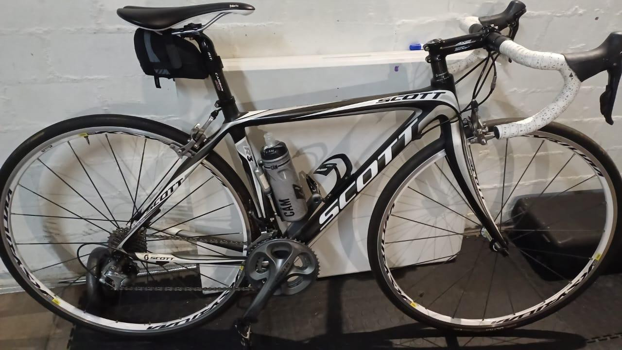 Scott R3 Carbon 11 Speed | Road Bikes | Bike Hub