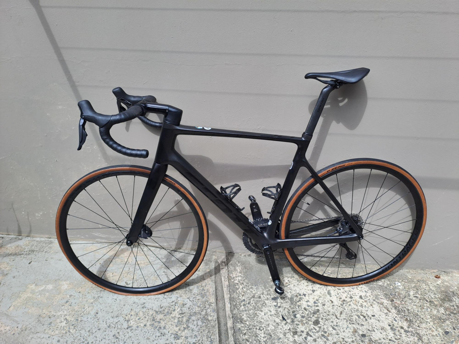 Scott Addict RC15 Disc | Road Bikes | Bike Hub