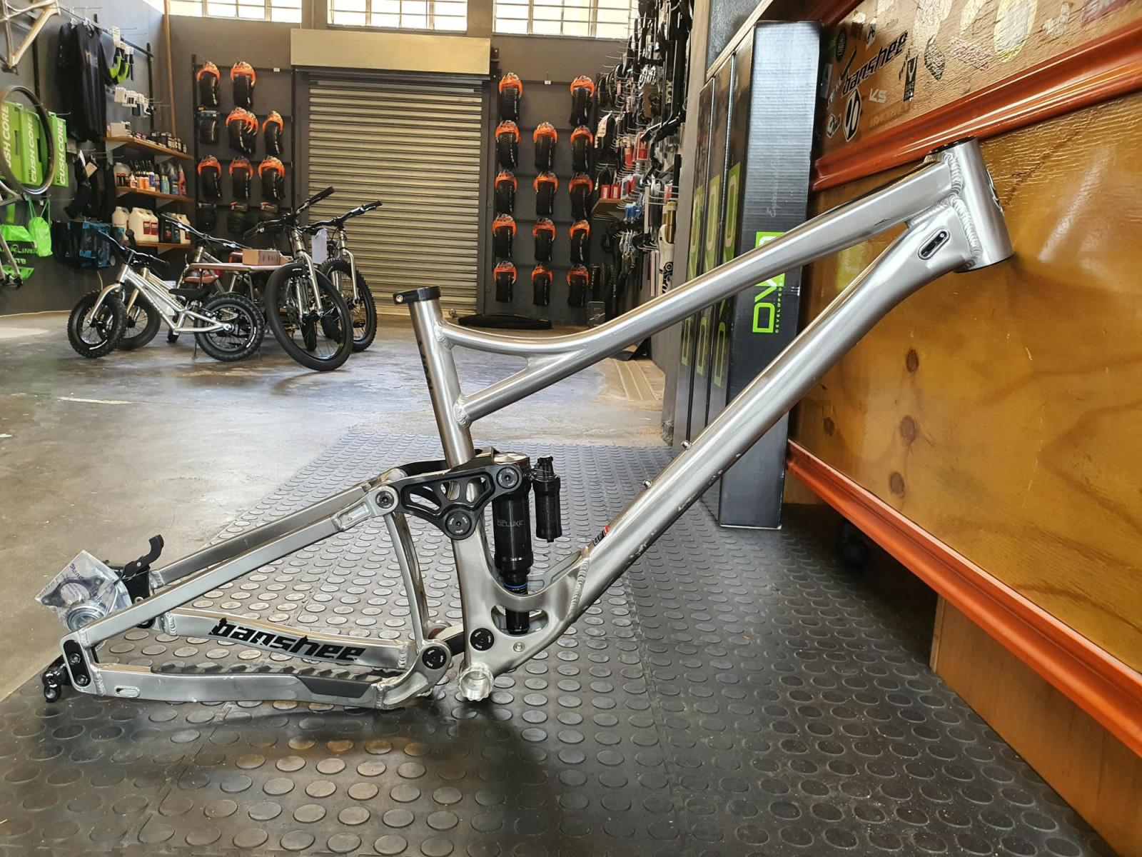 Banshee Titan V3 | Dual Suspension Mountain Bike Frames | Bike Hub