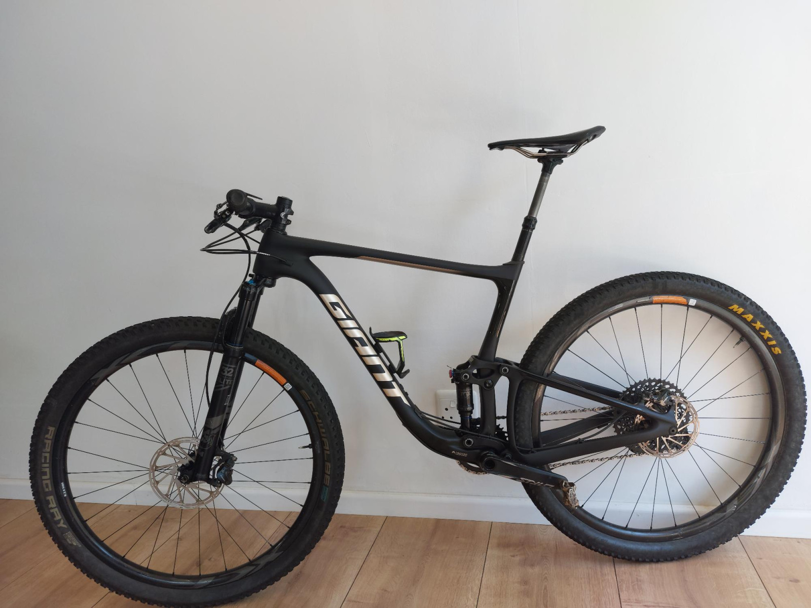 Full Carbon Giant Anthem Advanced Pro 1 | Dual Suspension Mountain ...