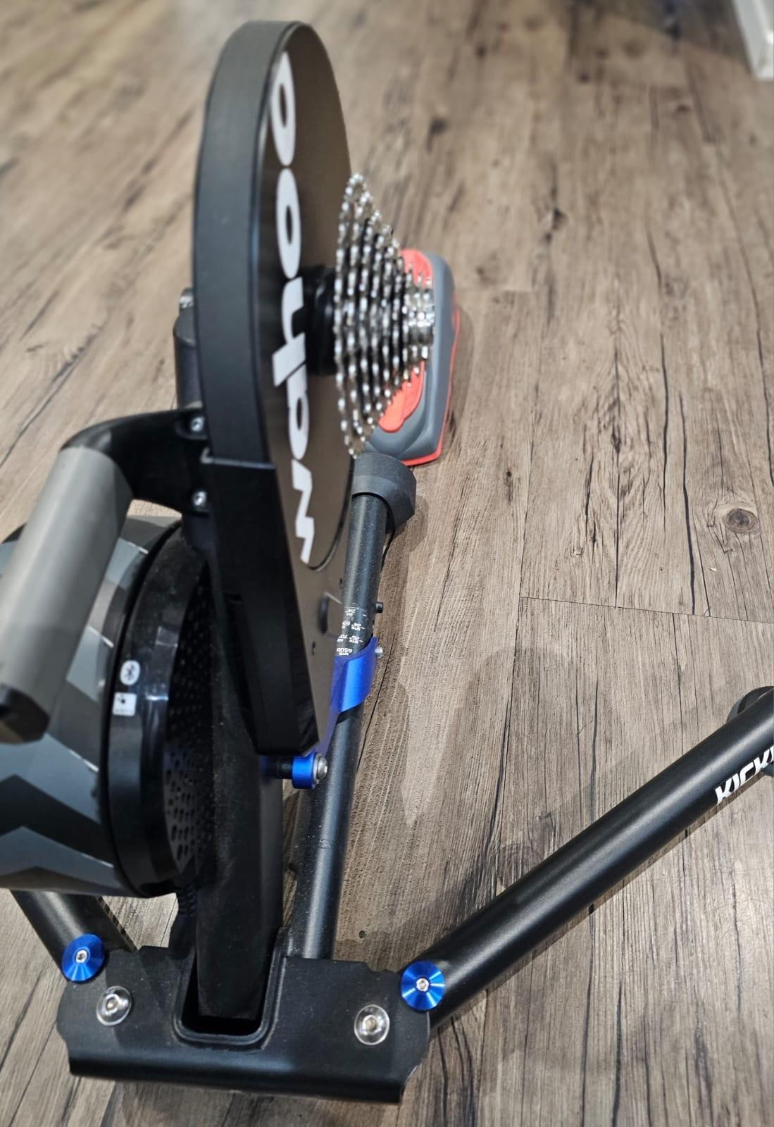 Wahoo Kickr V5 with front wheel fixing frame | Indoor Trainers ...