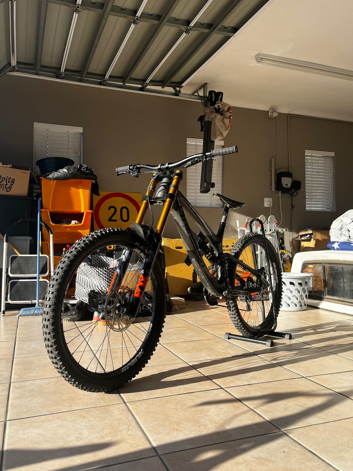 Transition tr11 | Downhill Bikes | Bike Hub