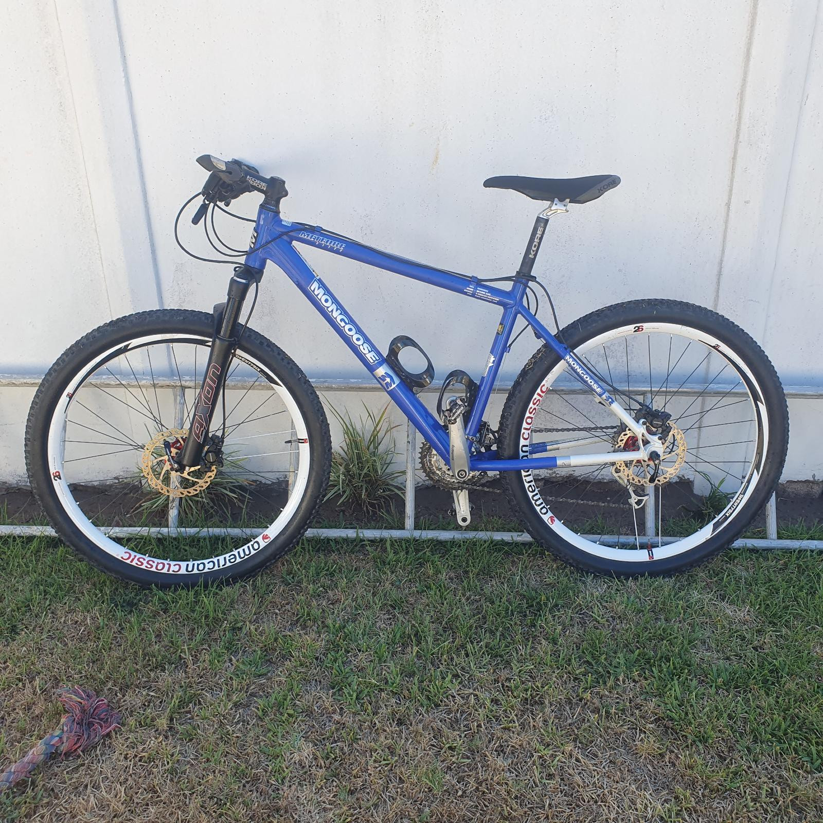 Mongoose Meteore Mountain Bike - Size Medium | Hardtail Mountain Bikes ...