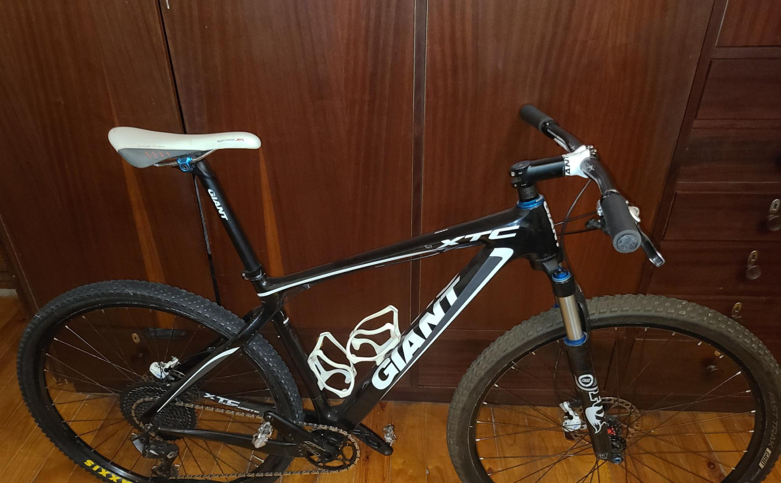 Giant XTC Carbon 29er | Hardtail Mountain Bikes | Bike Hub