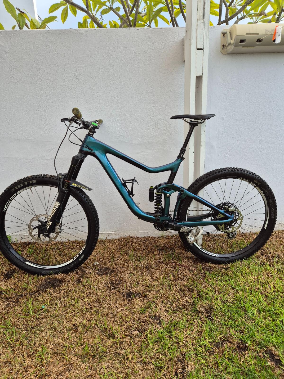Giant Reign advanced 0 | Dual Suspension Mountain Bikes | Bike Hub