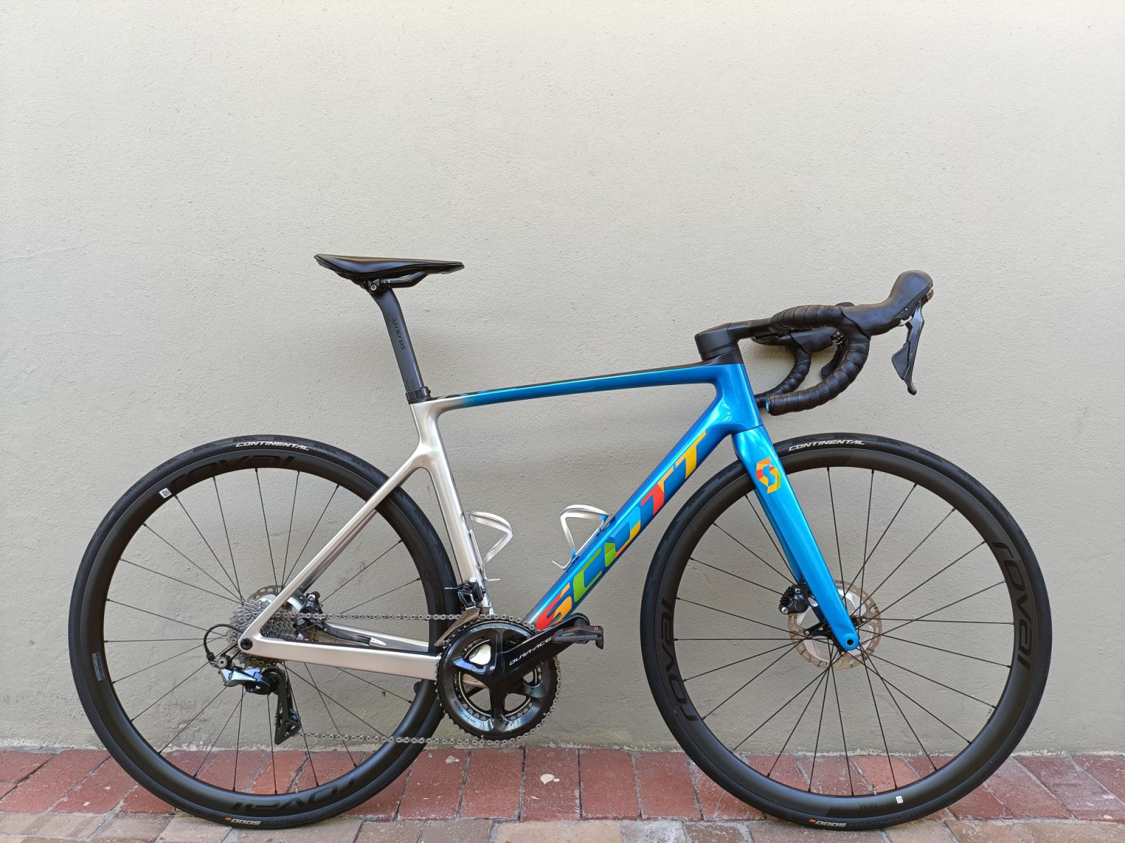 Scott Addict RC Team Edition | Road Bikes | Bike Hub